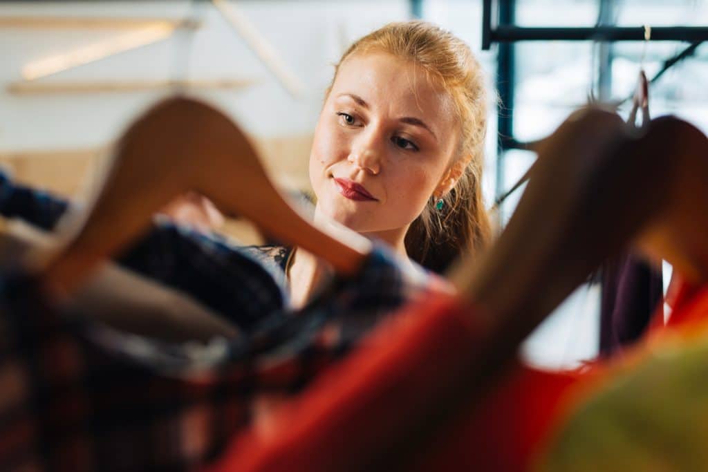 Fast Fashion's 2026 Impact: Durability vs. Trends Analysis